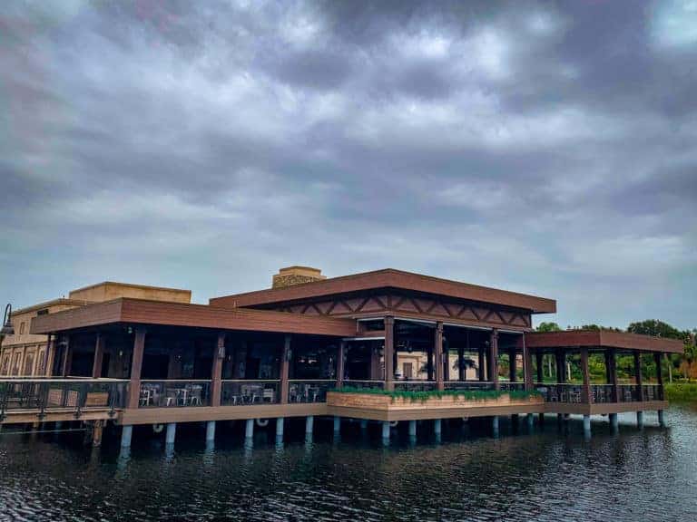 Review of Three Bridges Bar and Grill (Villa Del Lago)