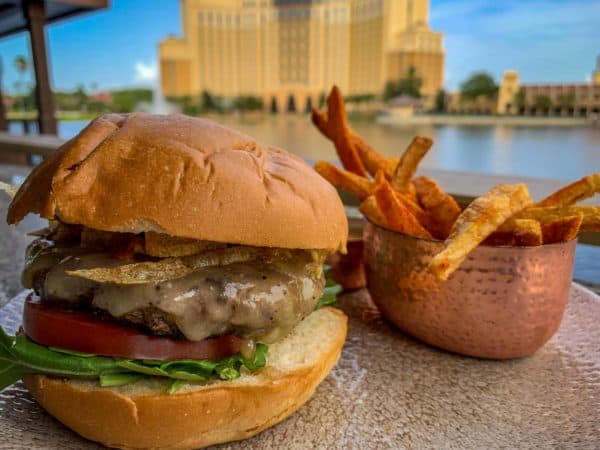 Review of Three Bridges Bar and Grill (Villa Del Lago)